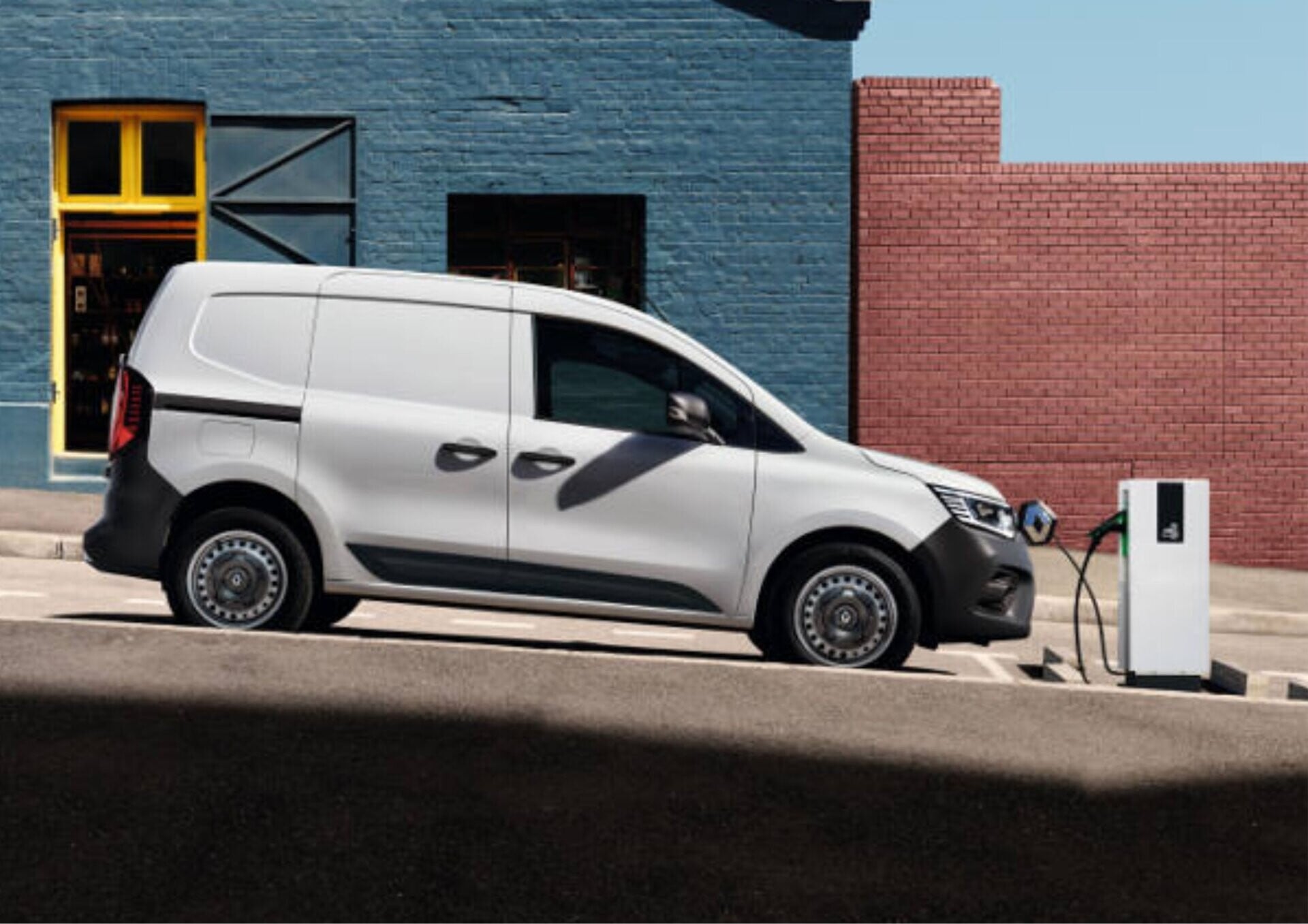 Renault Electric Van Range: Complete Guide to E-Tech Vans in 2025 ...