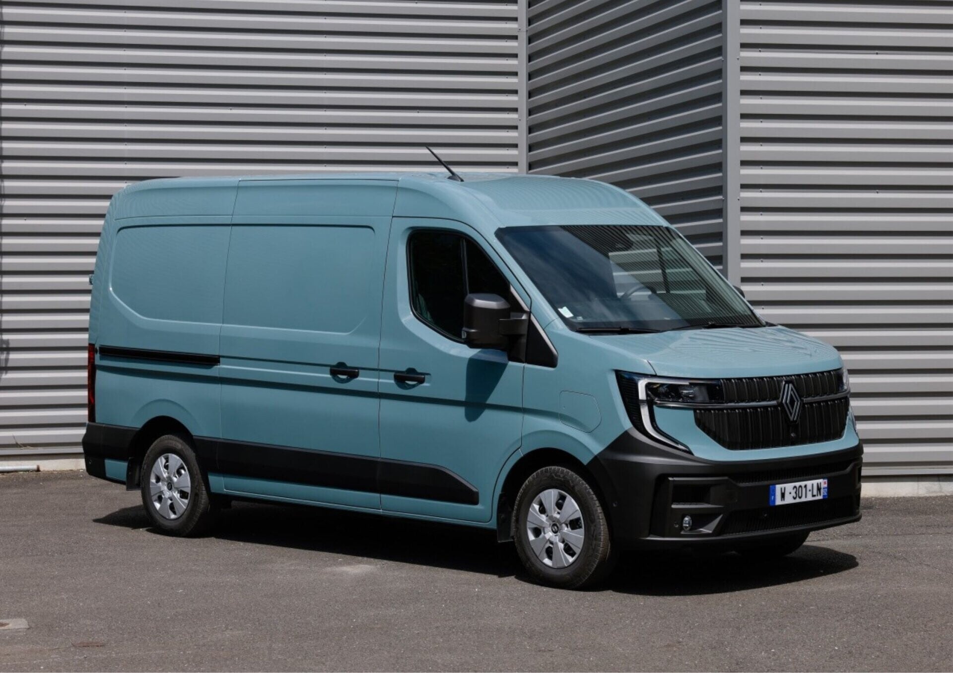Renault Electric Van Range: Complete Guide to E-Tech Vans in 2025 ...
