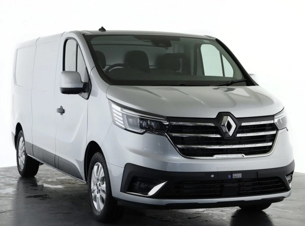 Used Renault Trafic LL30 Blue dCi 130 Extra (was Sport) for sale ...