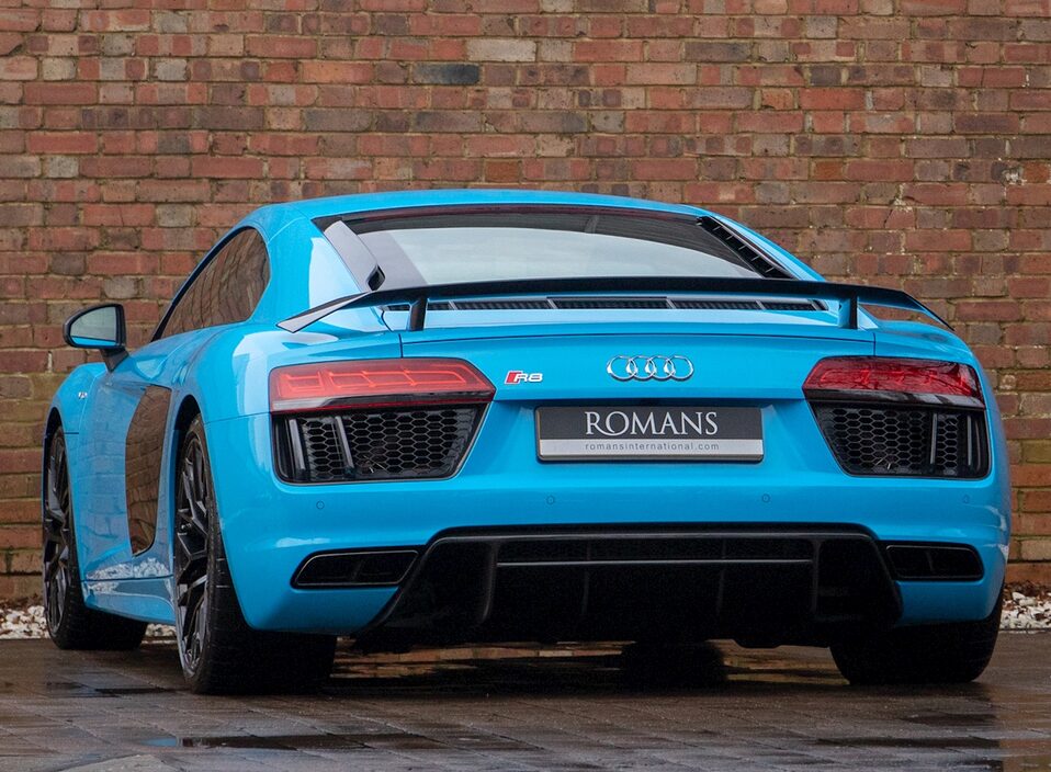 Used Audi R8 V10 Plus for sale | Riviera Blue