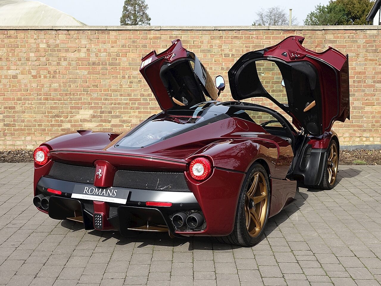 Used Ferrari LaFerrari for sale | Rosso Rubino
