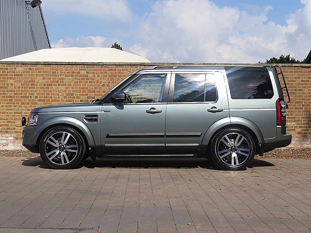 Used Land Rover Discovery SDV6 HSE Luxury for sale | Scotia Grey