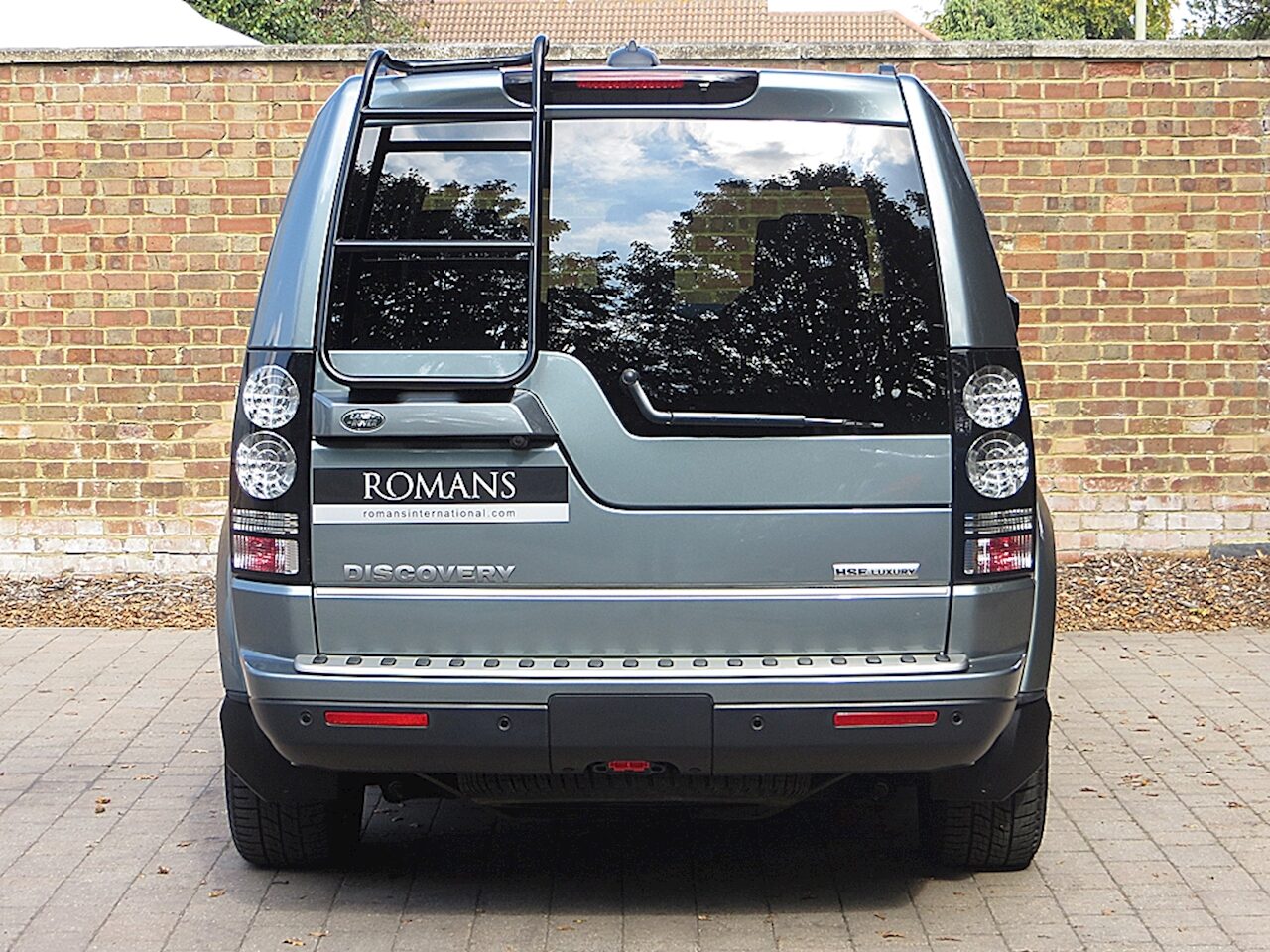 Used Land Rover Discovery SDV6 HSE Luxury for sale | Scotia Grey