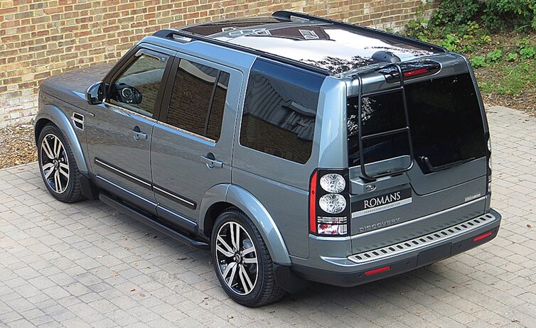 Used Land Rover Discovery SDV6 HSE Luxury for sale | Scotia Grey