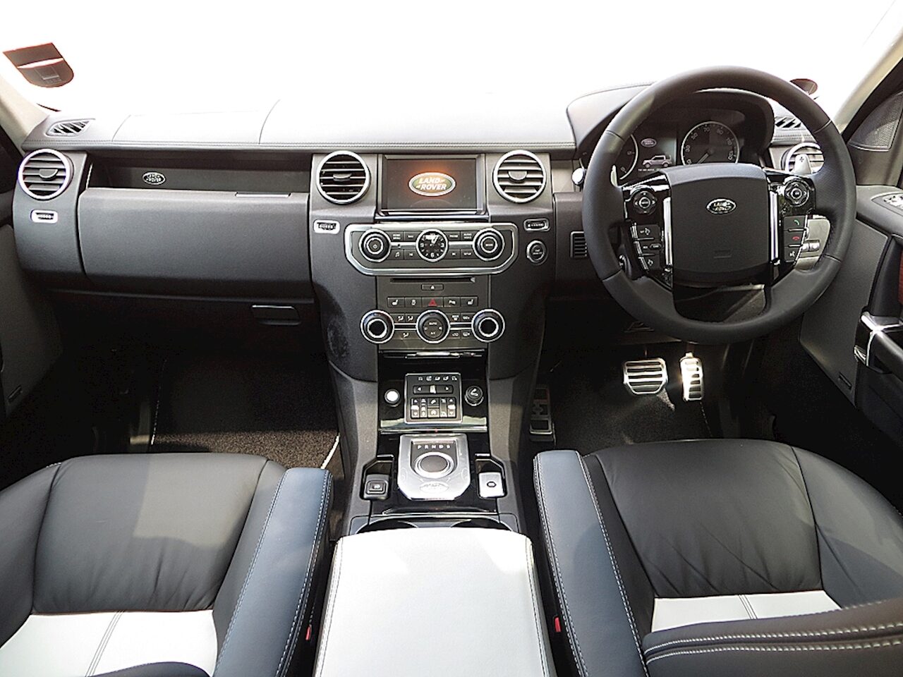 Used Land Rover Discovery SDV6 HSE Luxury for sale | Scotia Grey