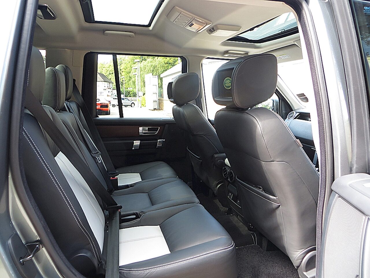 Used Land Rover Discovery SDV6 HSE Luxury for sale | Scotia Grey