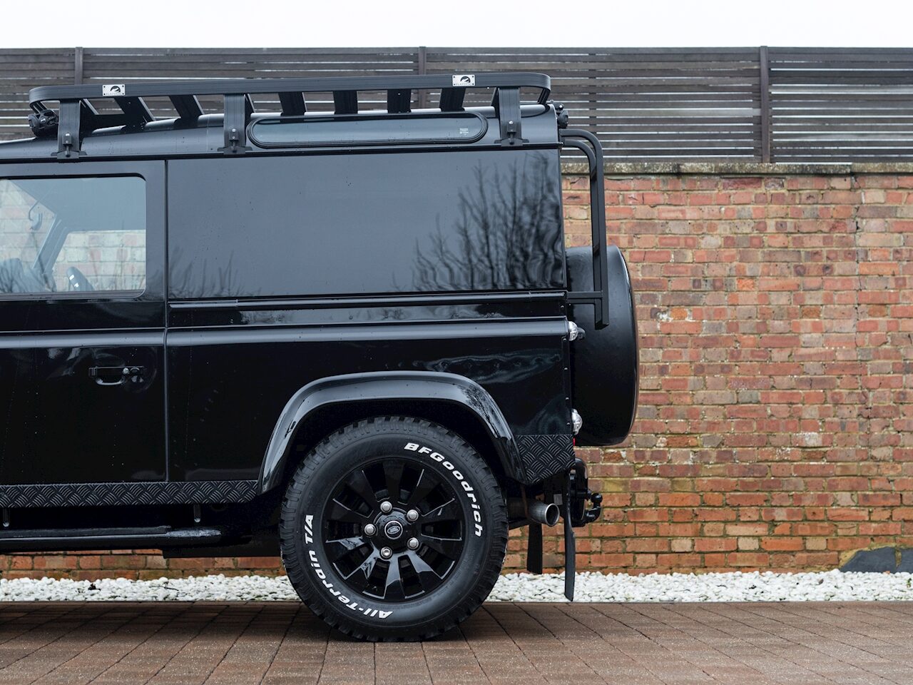 Used Land Rover Defender 90 Urban Truck for sale | Santorini Black