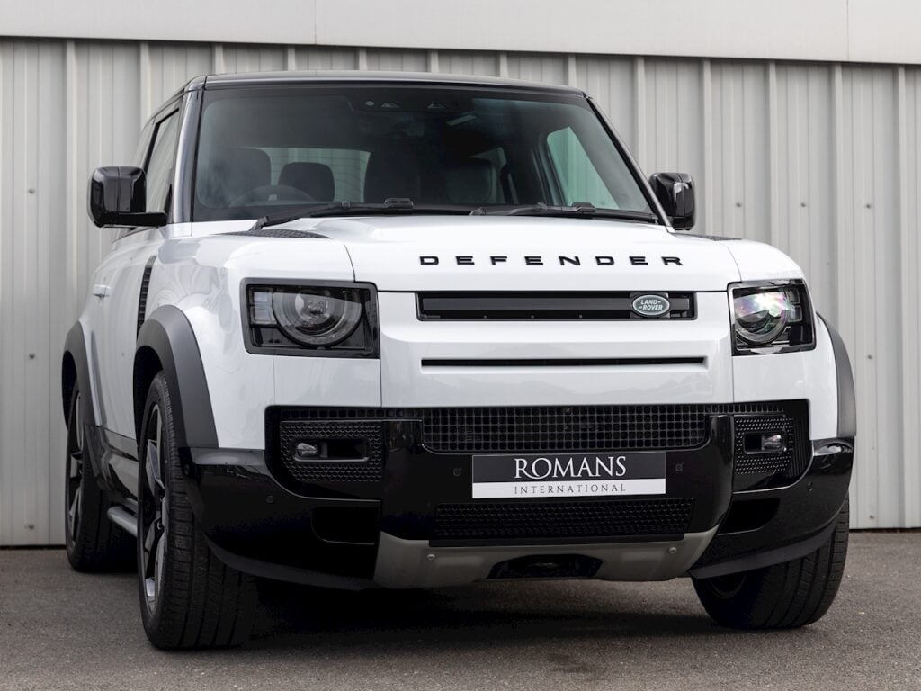 Used Land Rover Defender 90 V8 for sale | Yulong White