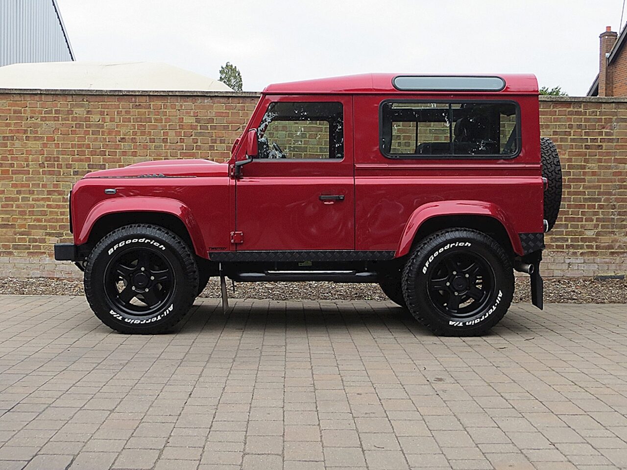 Used Land Rover Defender 90 XS for sale | Firenze Red