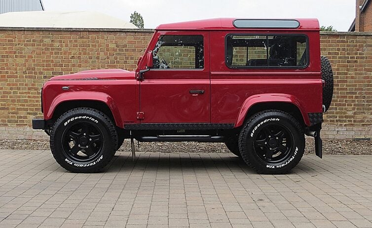 Used Land Rover Defender 90 XS for sale | Firenze Red