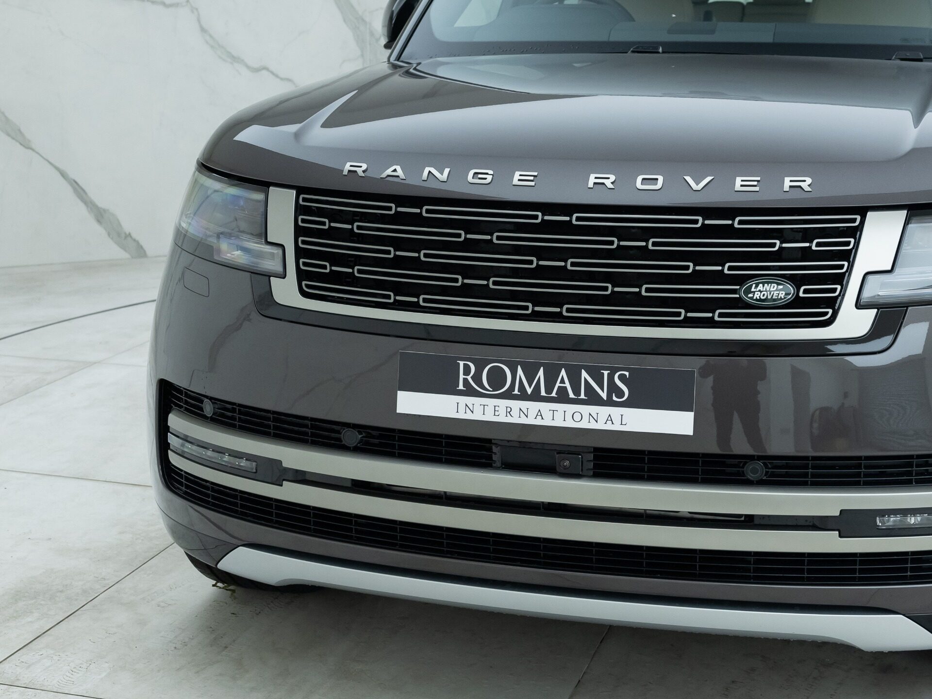 Used Land Rover Range Rover P460e SE for sale | Charente Grey