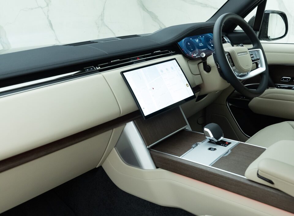 Used Land Rover Range Rover P460e SE for sale | Charente Grey