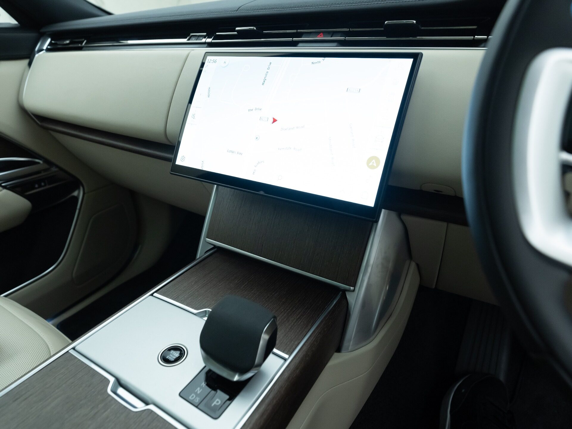 Used Land Rover Range Rover P460e SE for sale | Charente Grey