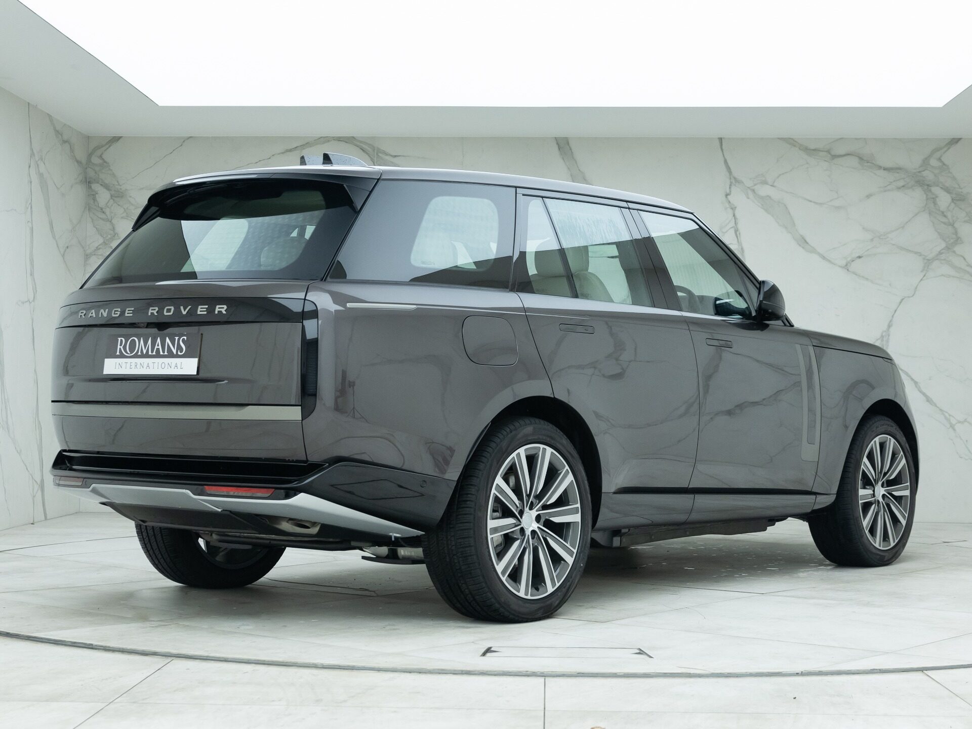 Used Land Rover Range Rover P460e SE for sale | Charente Grey