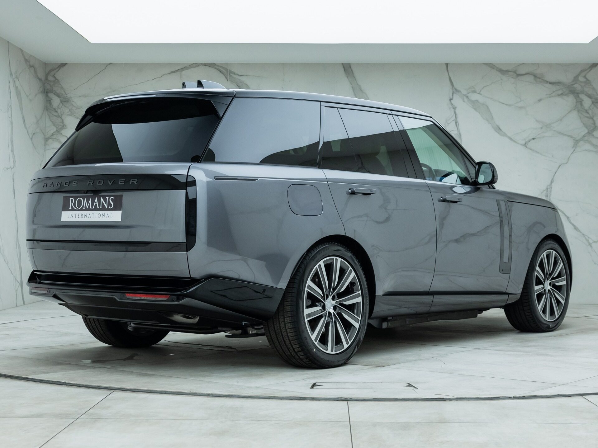 Used Land Rover Range Rover P550e Autobiography for sale | Eiger Grey