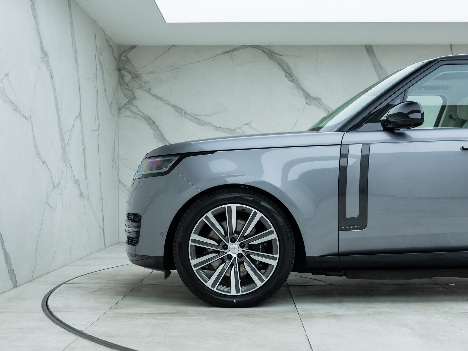 Used Land Rover Range Rover P550e Autobiography for sale | Eiger Grey