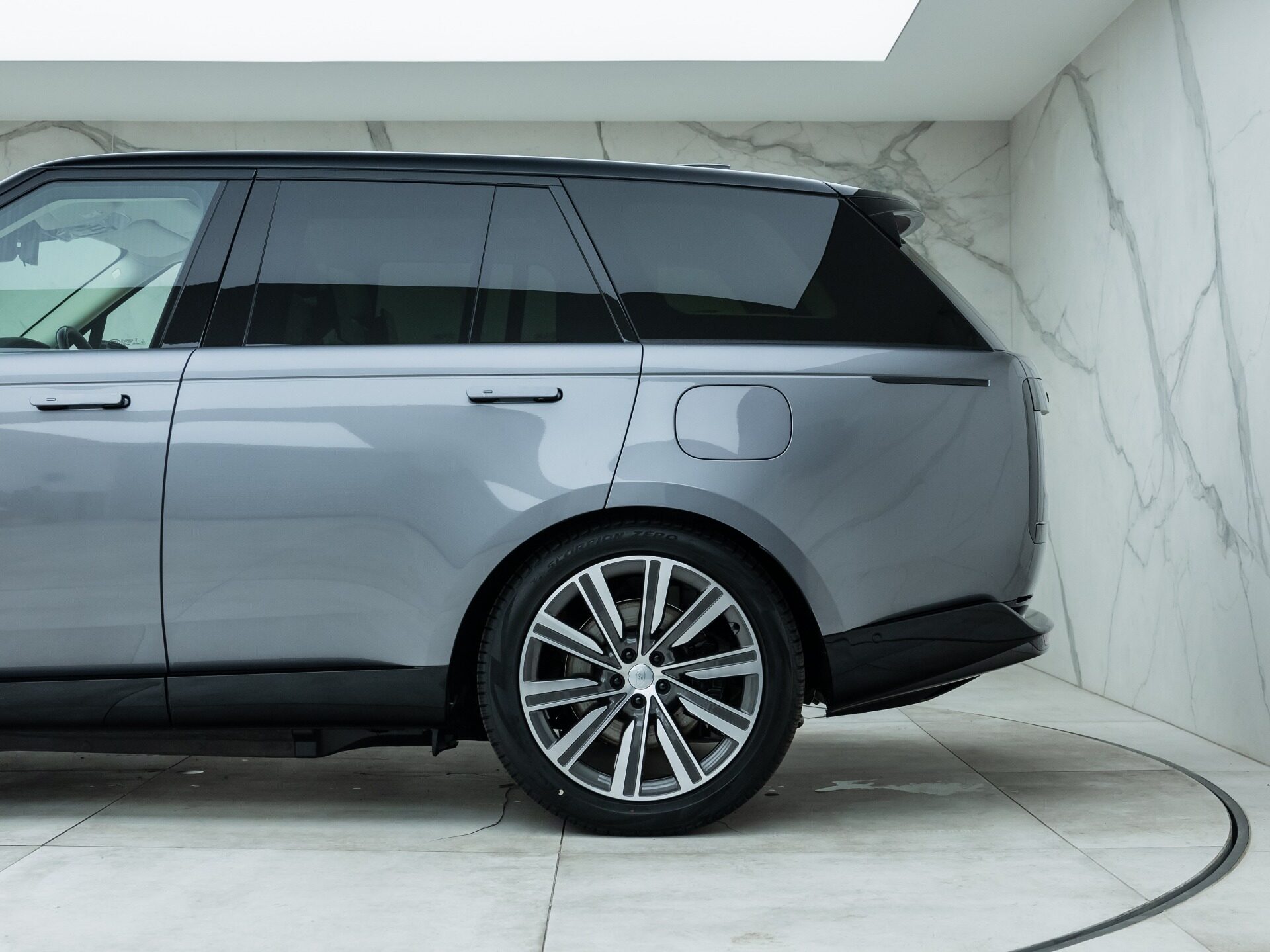 Used Land Rover Range Rover P550e Autobiography for sale | Eiger Grey