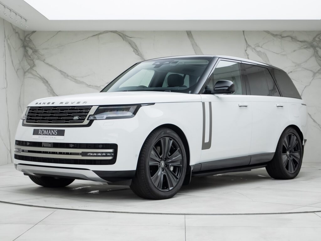 Used Land Rover Range Rover P440e SE for sale | Fuji White