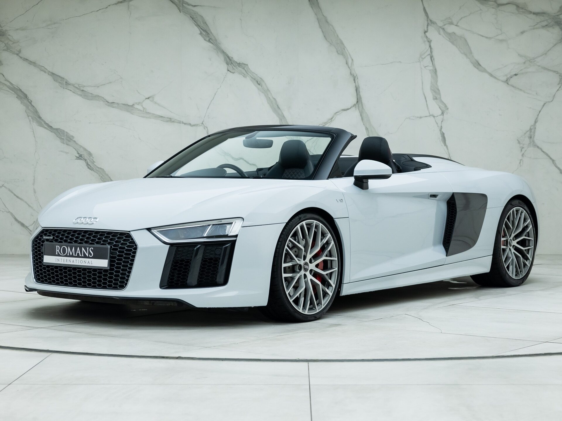 Used Audi R8 V10 Spyder for sale | Suzuka Grey Metallic