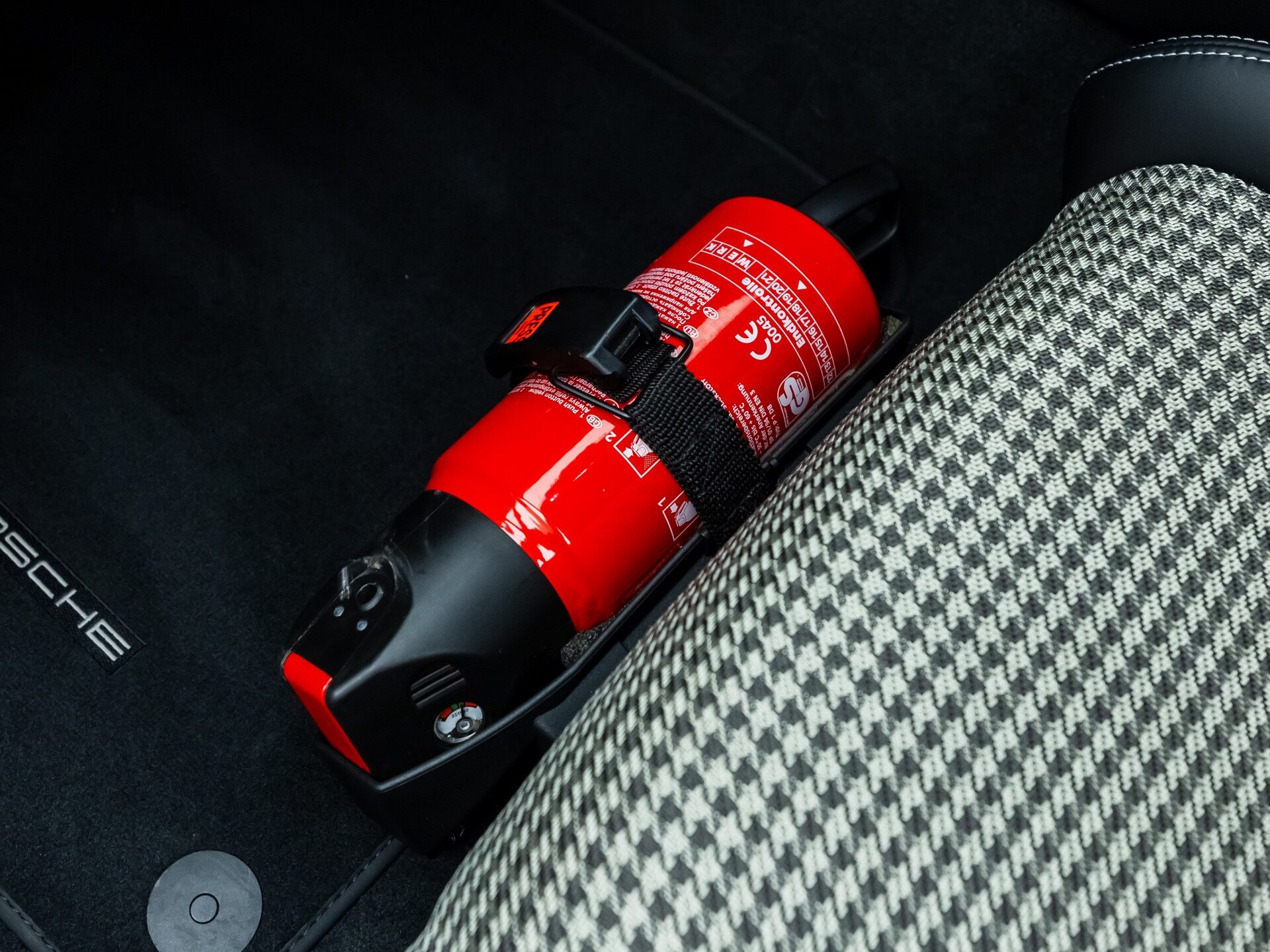 Used Porsche 911 GT3 RS Weissach (991.2) for sale | GT Silver Metallic