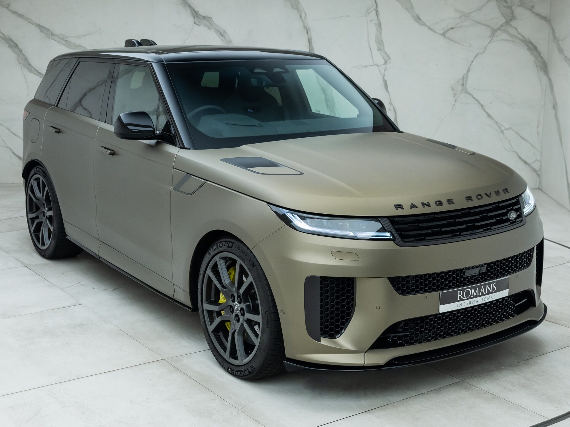 Used Land Rover Range Rover Sport P635 SV EDITION ONE for sale | Carbon ...