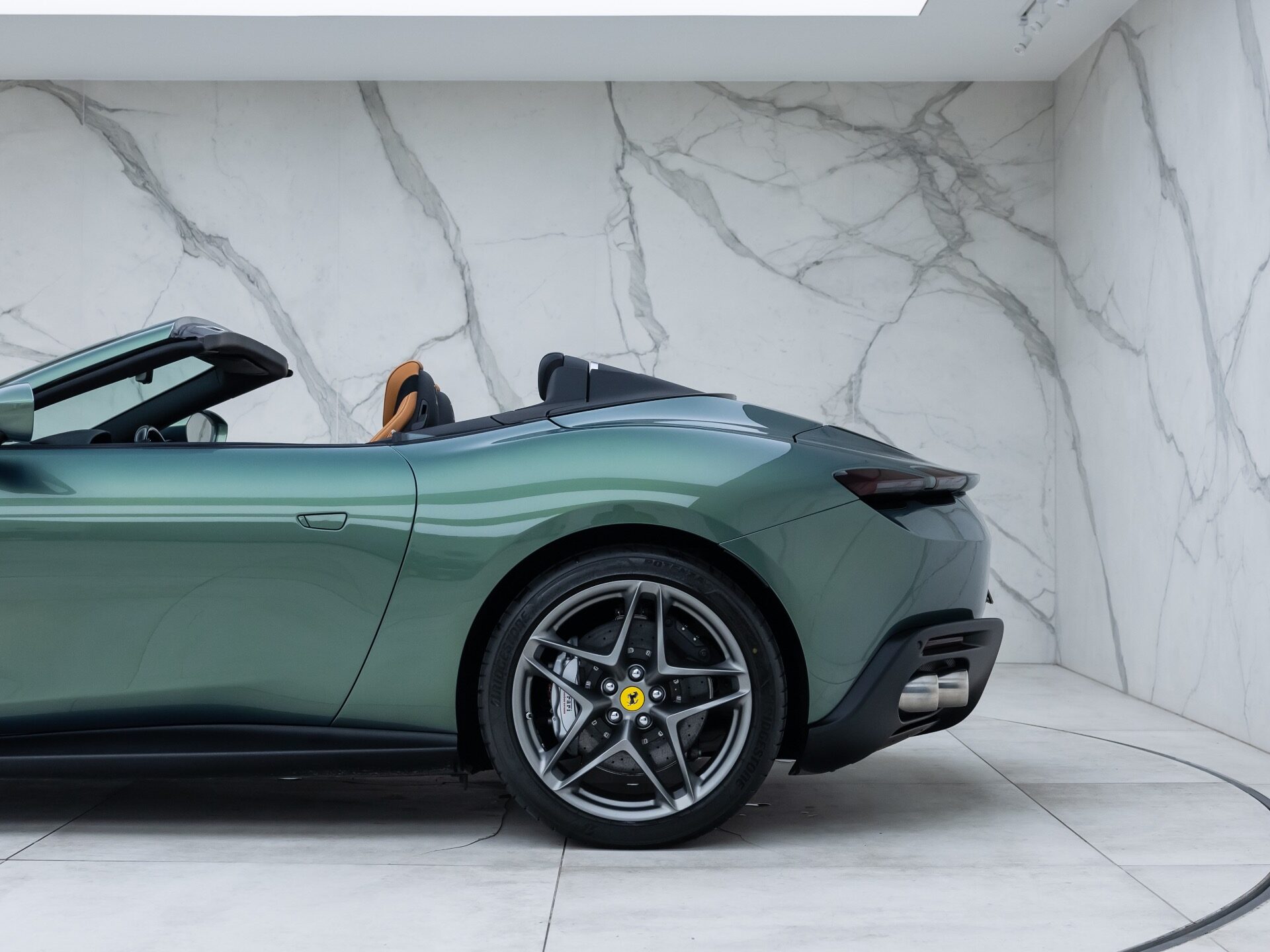Used Ferrari Roma SPIDER for sale | Verde Minerale Metallic