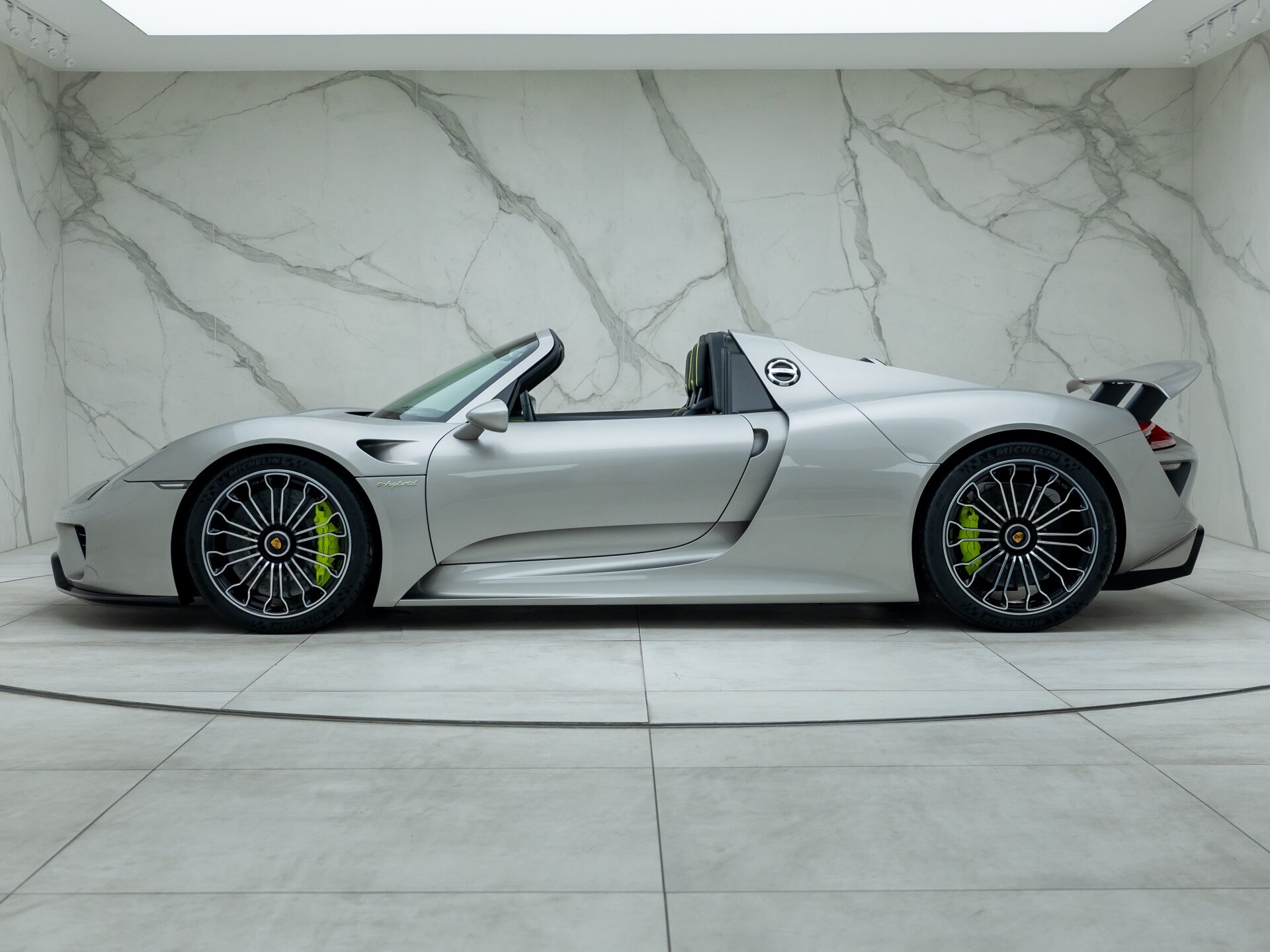 Used Porsche 918 Spyder for sale | Platinum Silver Metallic