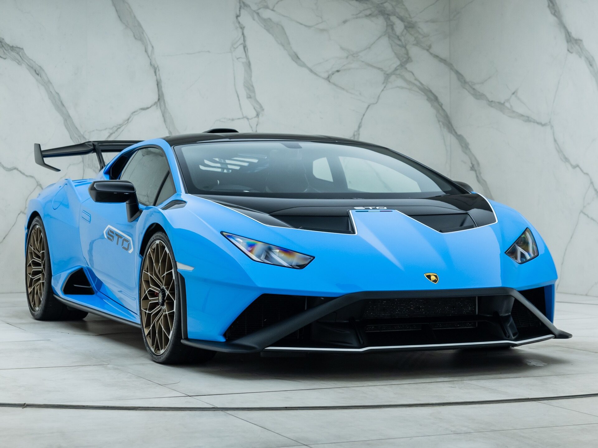 Used Lamborghini Huracan STO for sale | Blu Cepheus