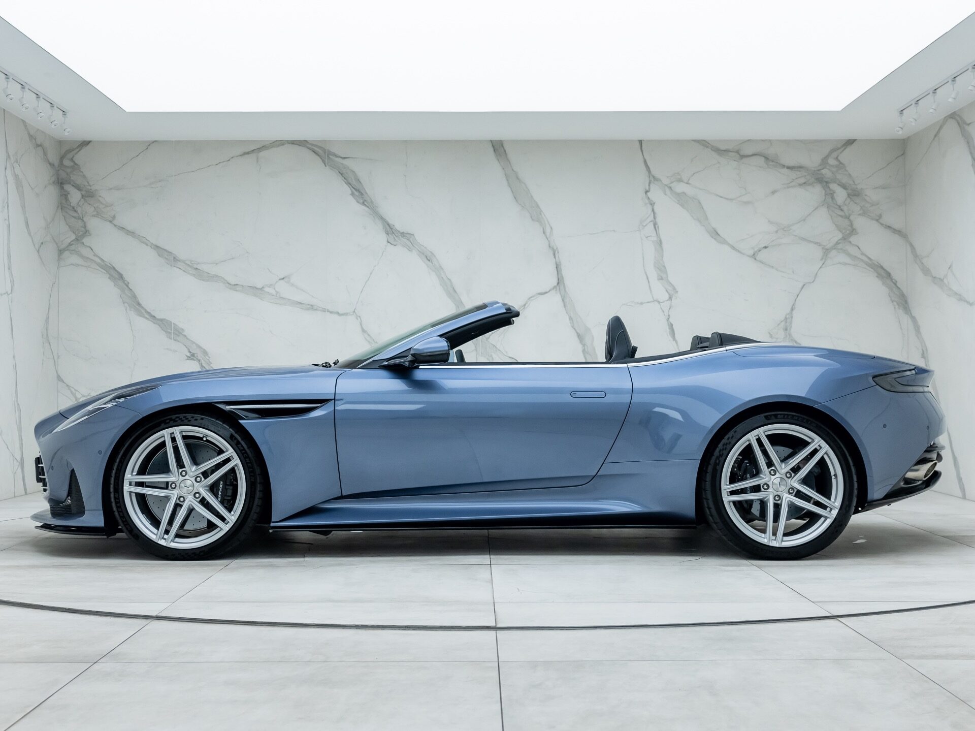 Used Aston Martin DB12 VOLANTE for sale | Concours Blue
