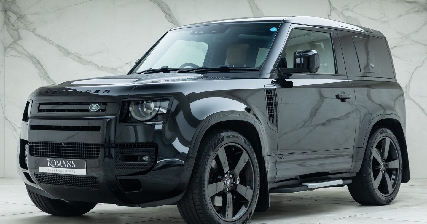 Used Land Rover Defender 90 V8 P525 for sale | Santorini Black
