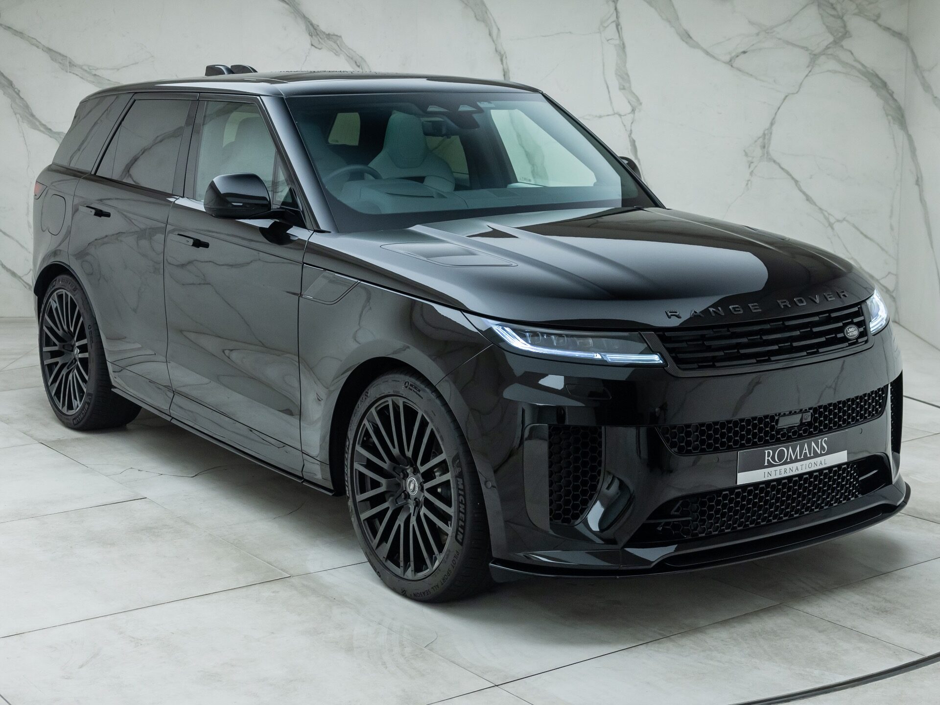 Used Land Rover Range Rover Sport P635 SV EDITION ONE for sale ...