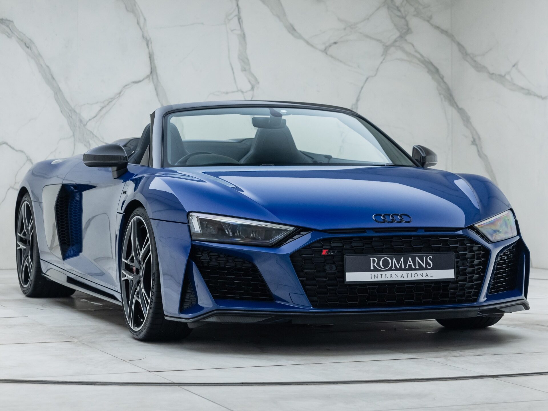 Used Audi R8 V10 PERFORMANCE CARBON BLACK SPYDER for sale | Ascari Blue ...