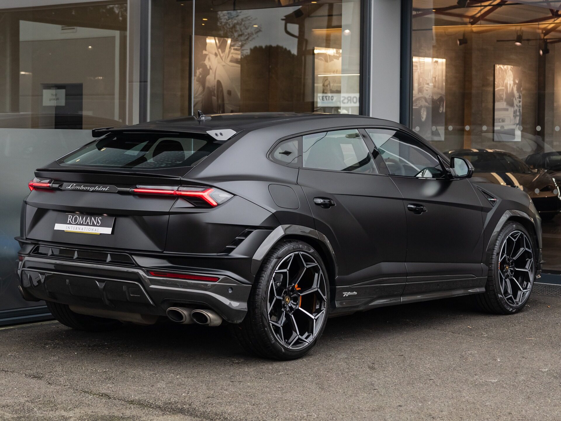 Used Lamborghini Urus PERFORMANTE for sale | Nero Helene (Satin PPF)