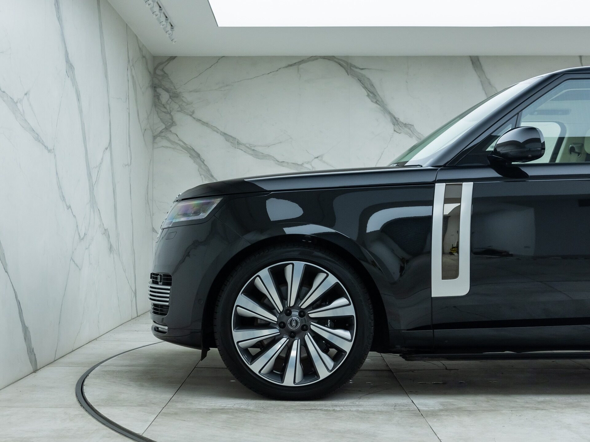 Used Land Rover Range Rover P615 SV LWB for sale | Santorini Black