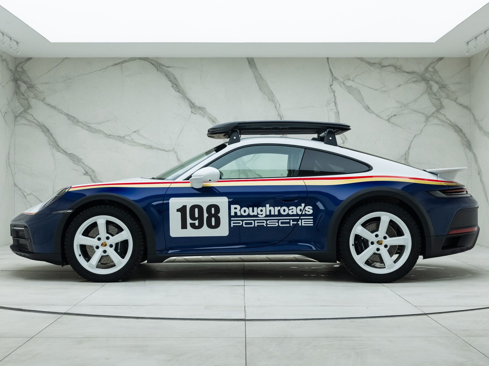 Used Porsche 911 DAKAR (992) for sale | White/ Gentian Blue