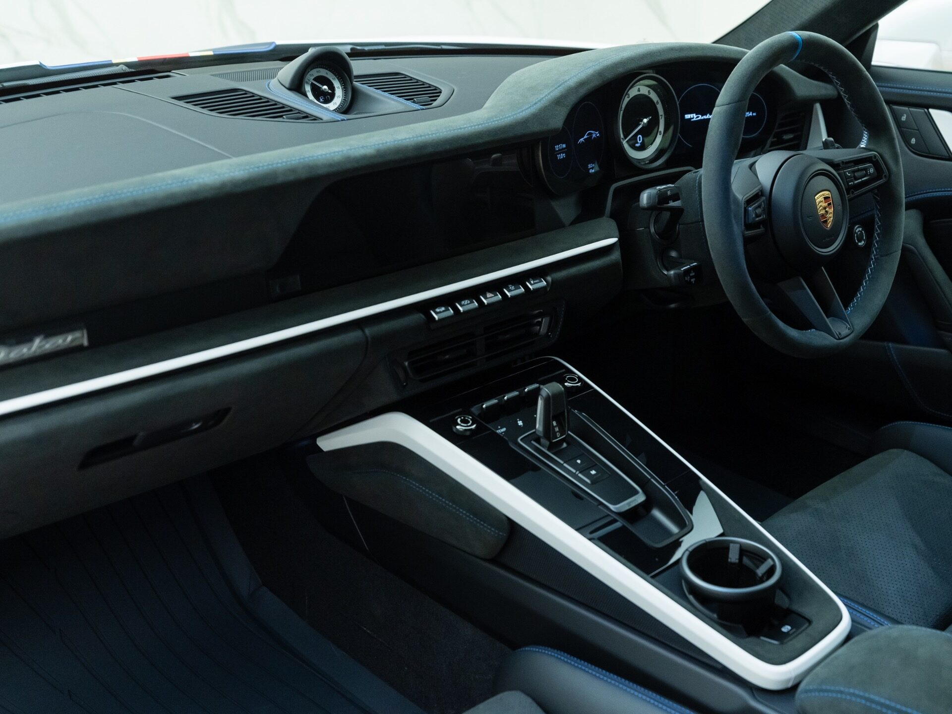 Used Porsche 911 DAKAR (992) for sale | White/ Gentian Blue