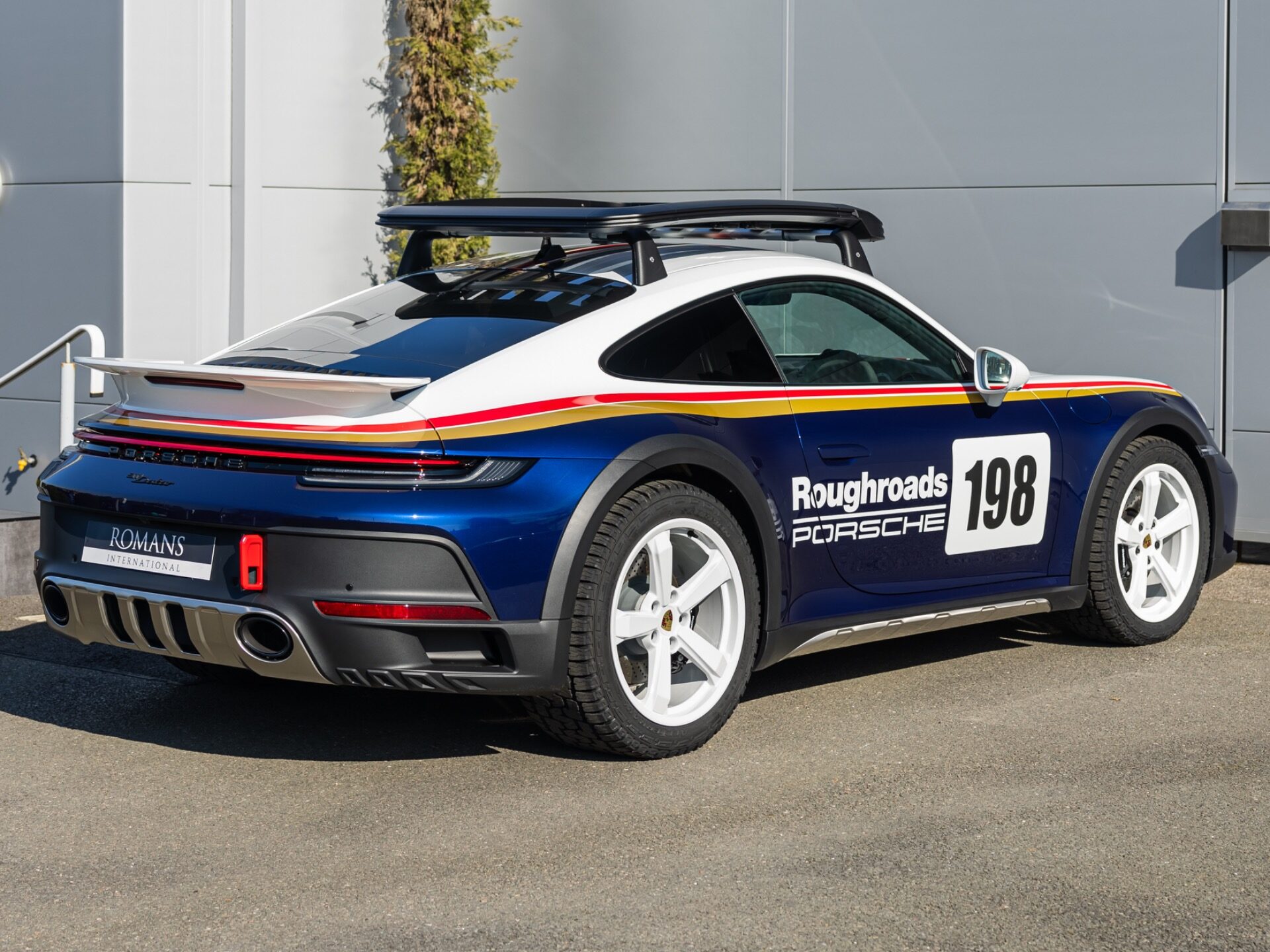 Used Porsche 911 DAKAR (992) for sale | White/ Gentian Blue