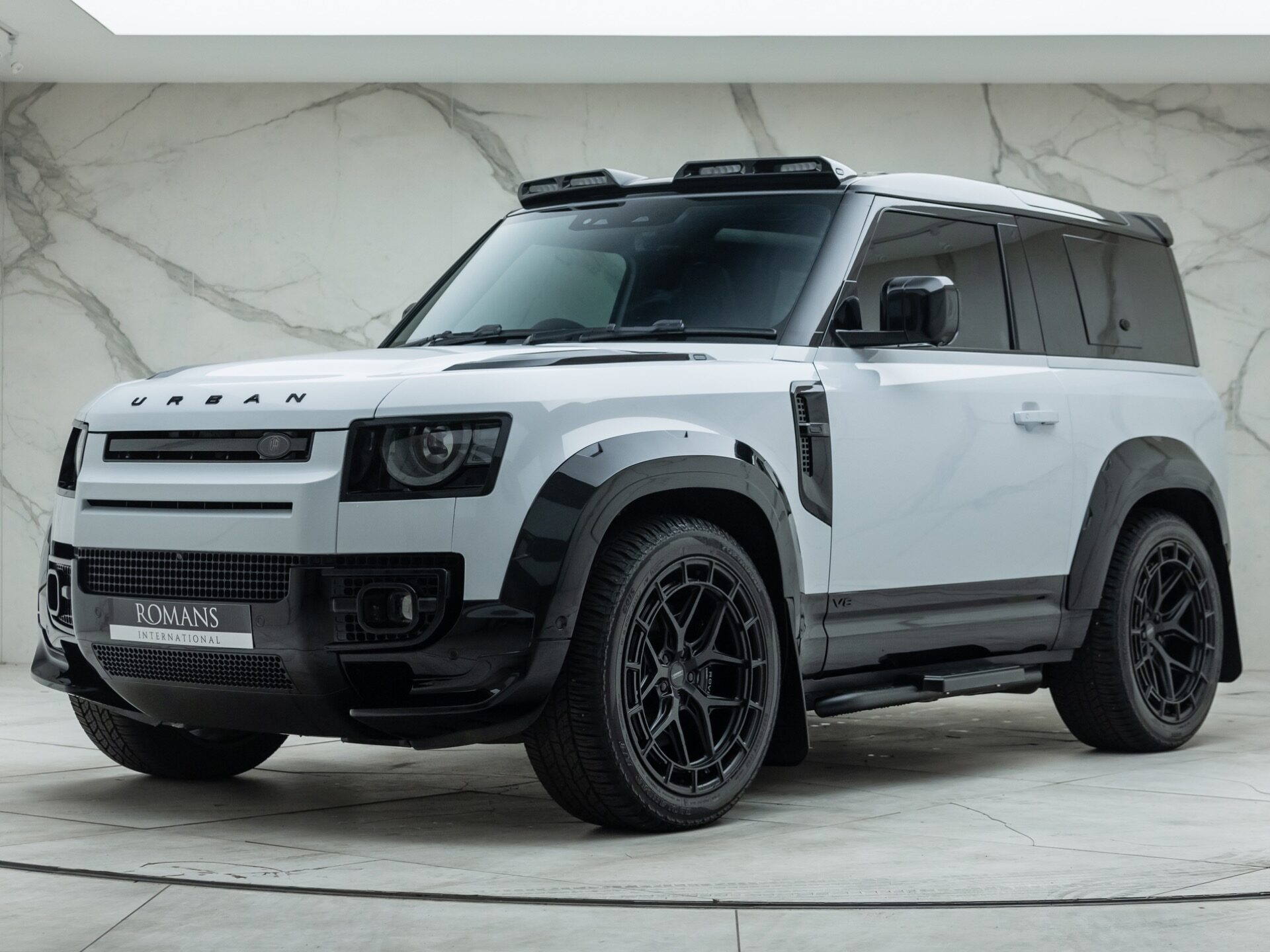 Used Land Rover Defender 90 V8 P525 URBAN for sale | Yulong White