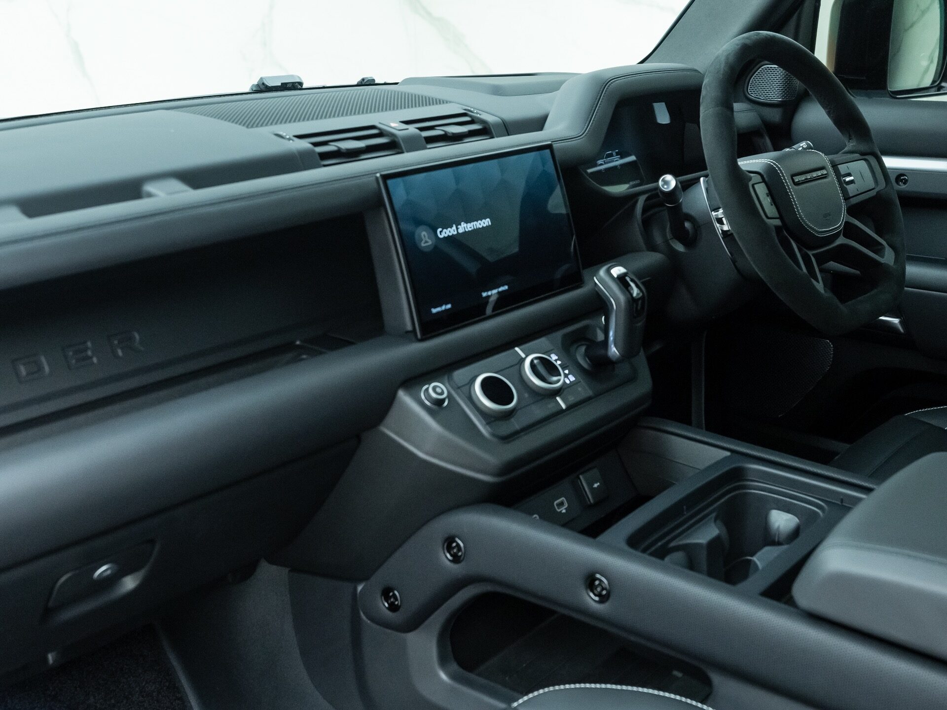 Used Land Rover Defender 90 V8 P525 URBAN for sale | Yulong White