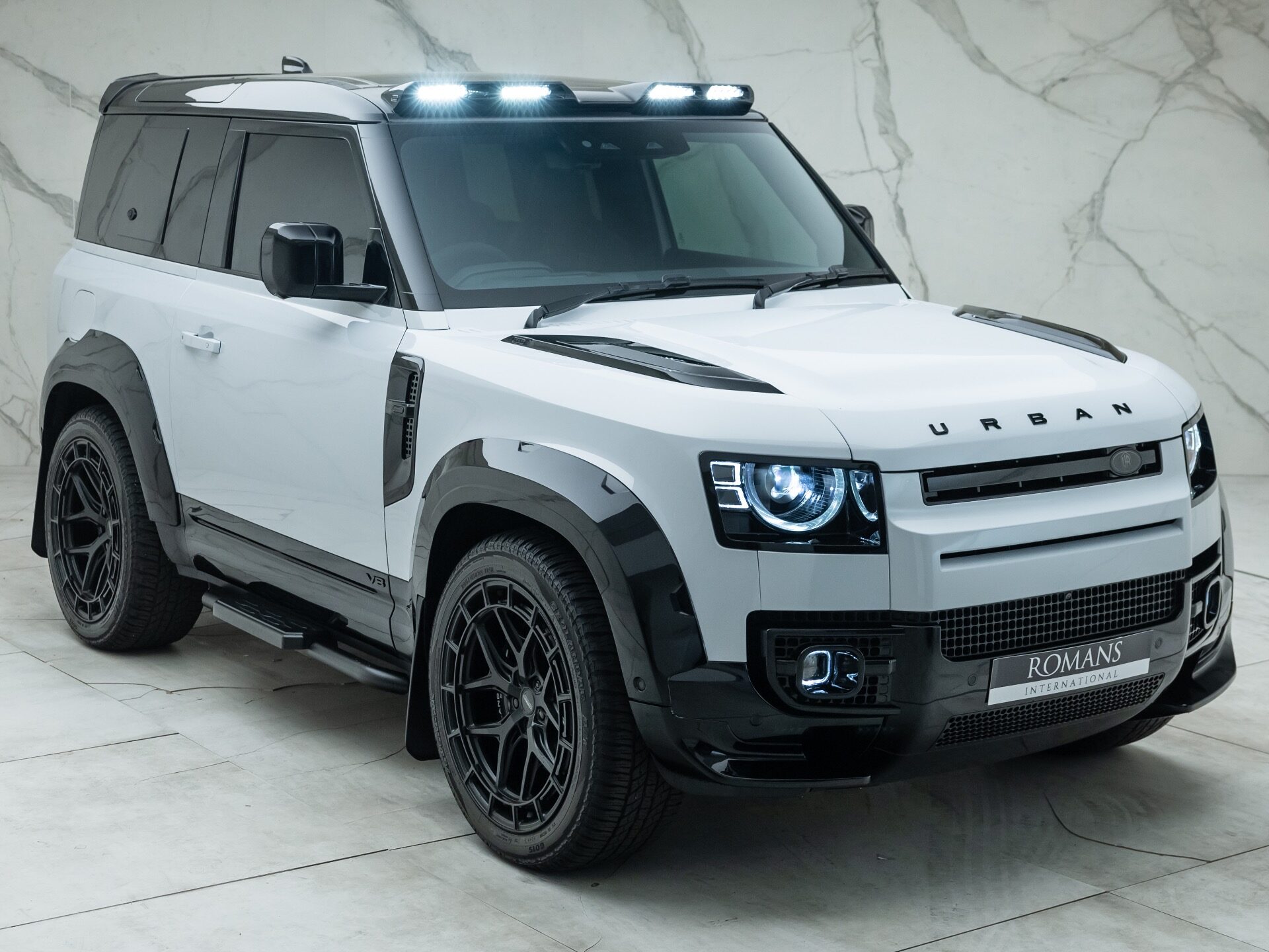 Used Land Rover Defender 90 V8 P525 URBAN for sale | Yulong White