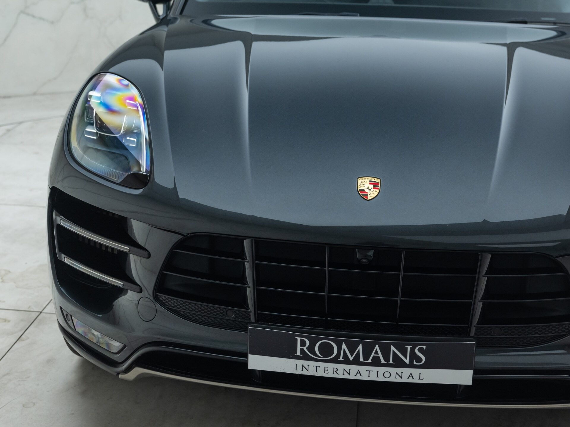 Used Porsche Macan TURBO for sale | Volcano Grey Metallic