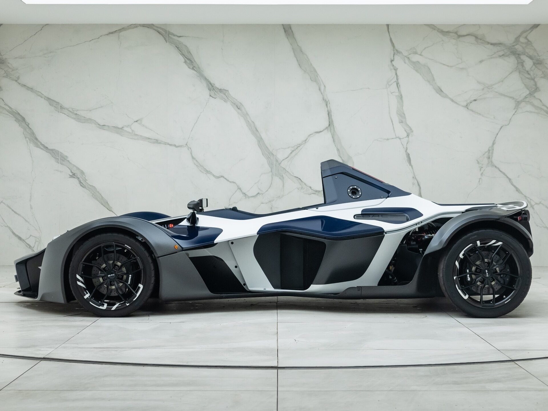 Used Bac Mono for sale | Blue Tinted Carbon & Pearlescent White