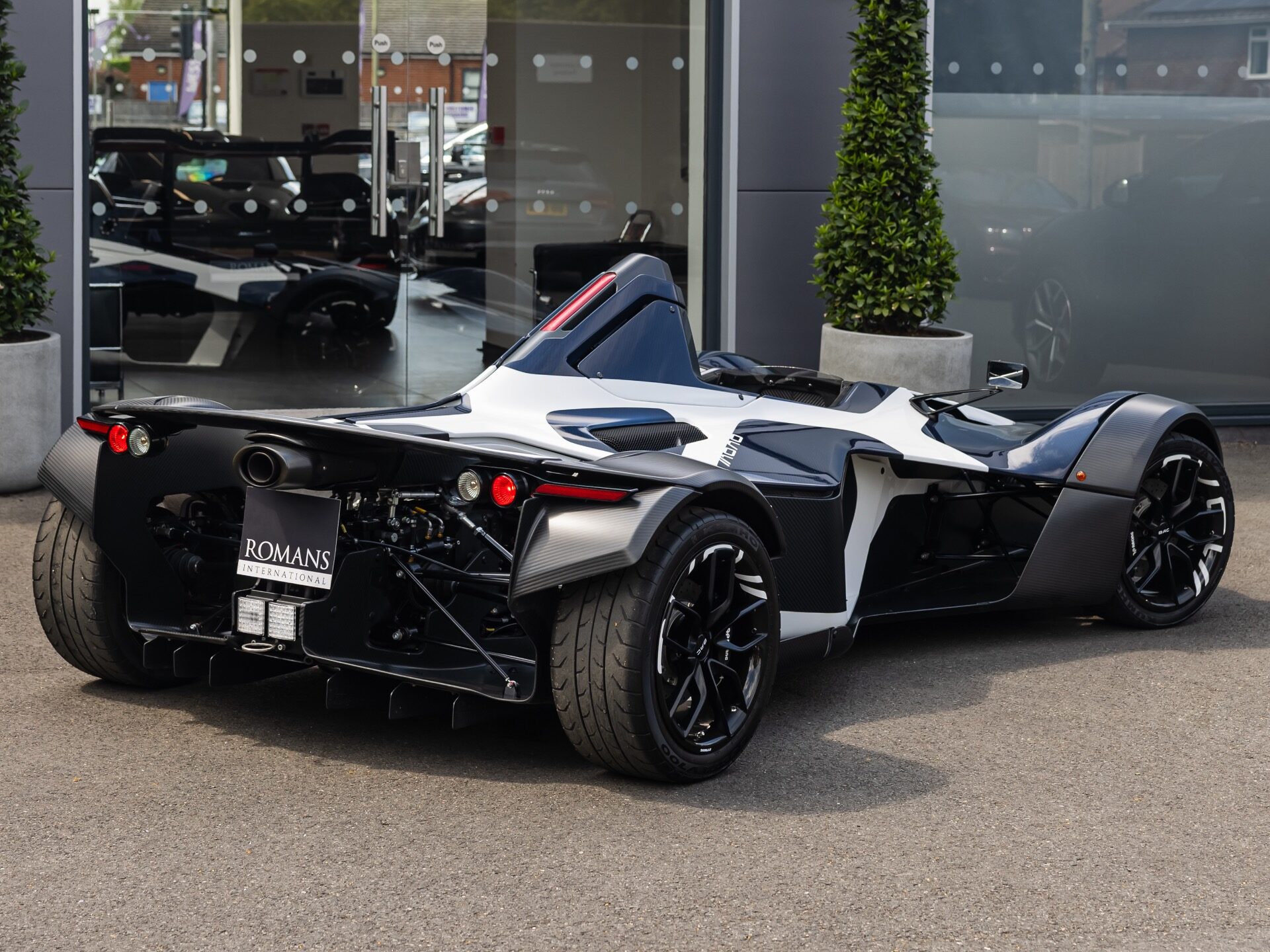 Used Bac Mono for sale | Blue Tinted Carbon & Pearlescent White