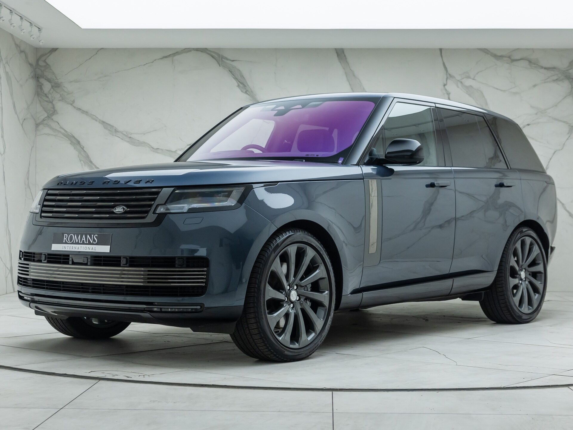 Used Land Rover Range Rover P530 SV for sale | Varesine Blue Metallic