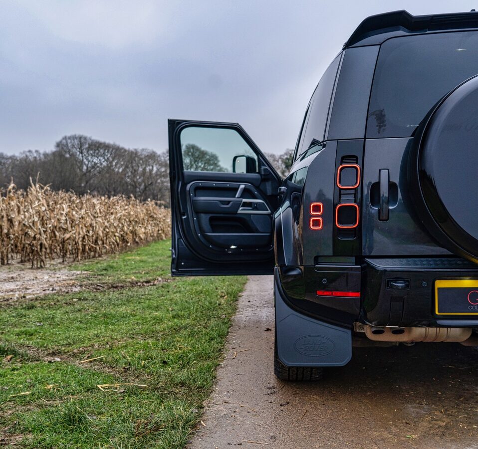 Used 2024 Land Rover Defender HARD TOP X-DYNAMIC HSE OBSIDIAN for sale ...