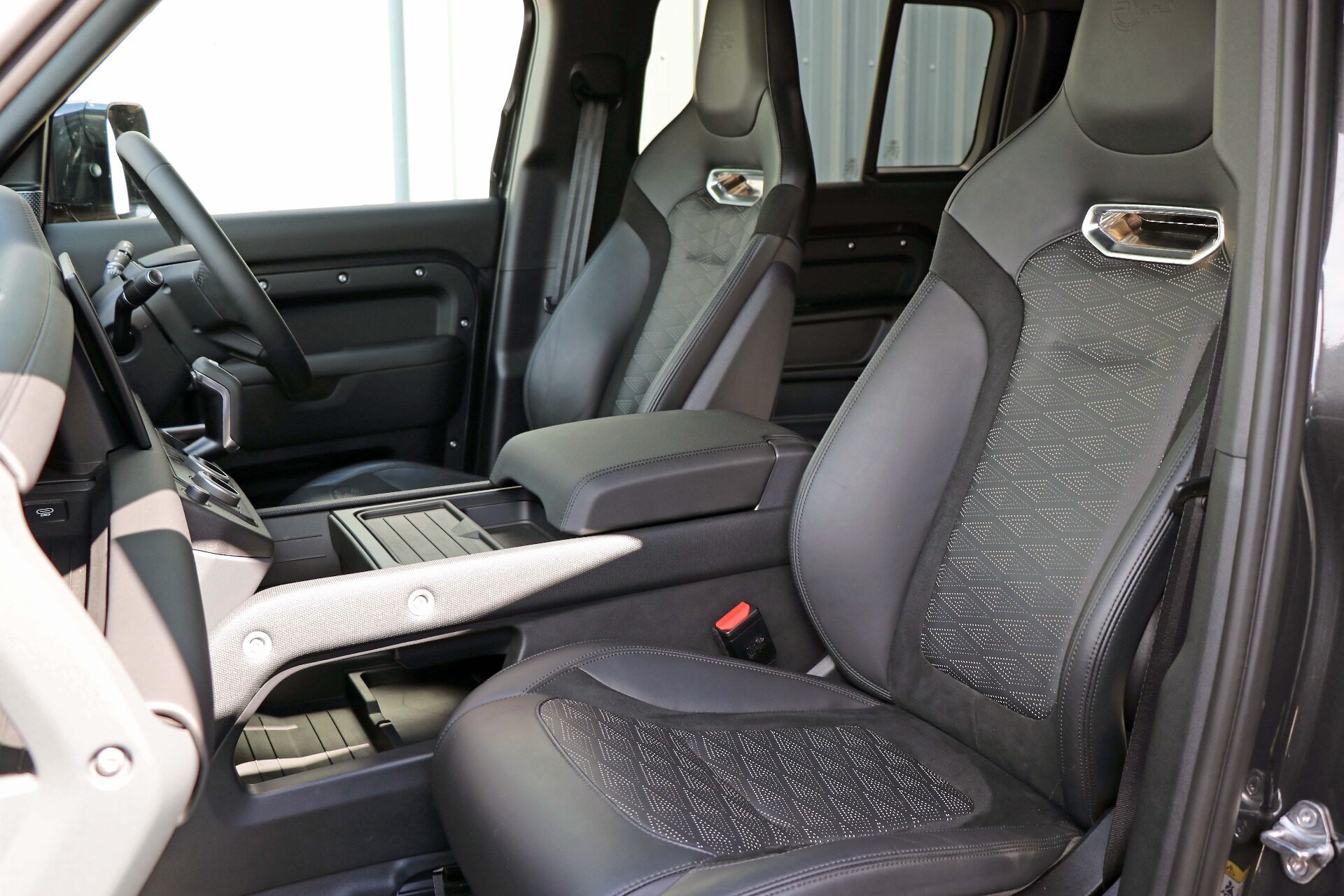Land rover defender svr store