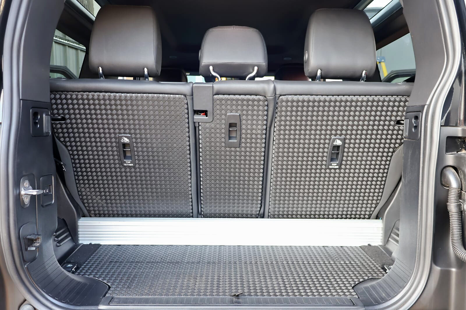 Defender 90 Commercial, Seat Conversions | Seeker UK