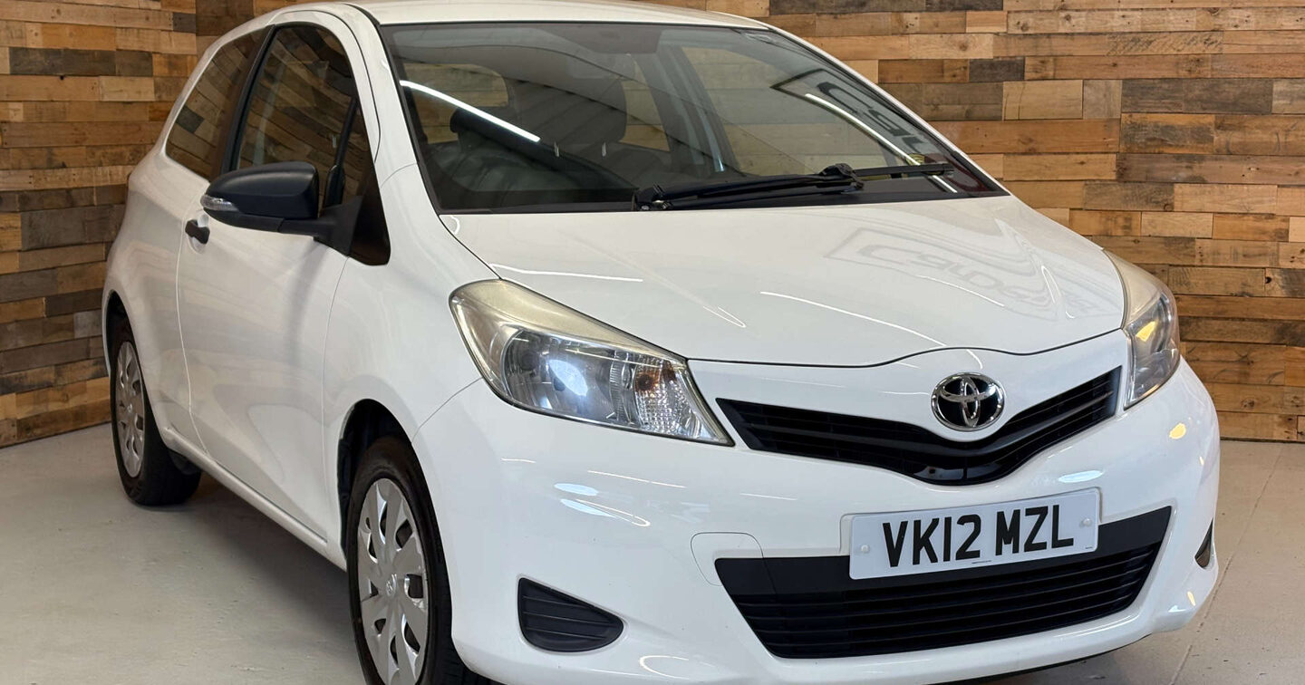 Used 2012 Toyota Yaris 1.0 VVT-i T2 Hatchback 3dr Petrol Manual Euro 5 ...