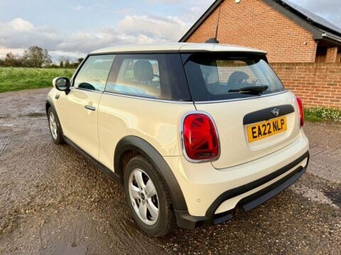 Used 2022 Mini Hatch 1.5 One Classic Hatchback 3dr Petrol Steptronic ...
