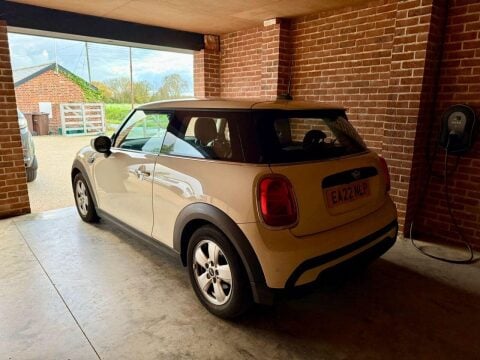 Used 2022 Mini Hatch 1.5 One Classic Hatchback 3dr Petrol Steptronic ...